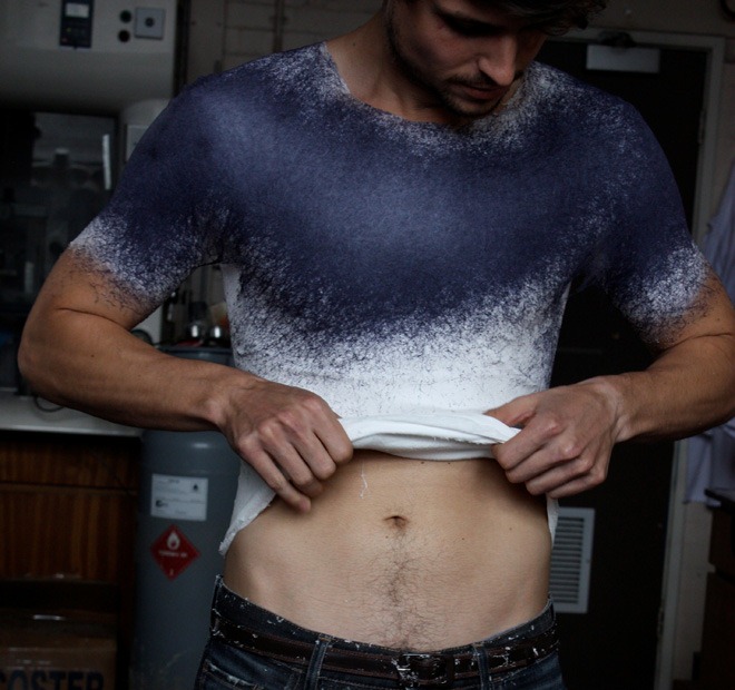 Designers Create World’s First Spray On Cloth | Amusing Planet